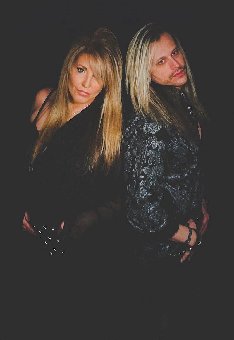 ALBUM REVIEW ~ JANET GARDNER/JUSTIN JAMES ~ 'NO STRINGS' - IMM